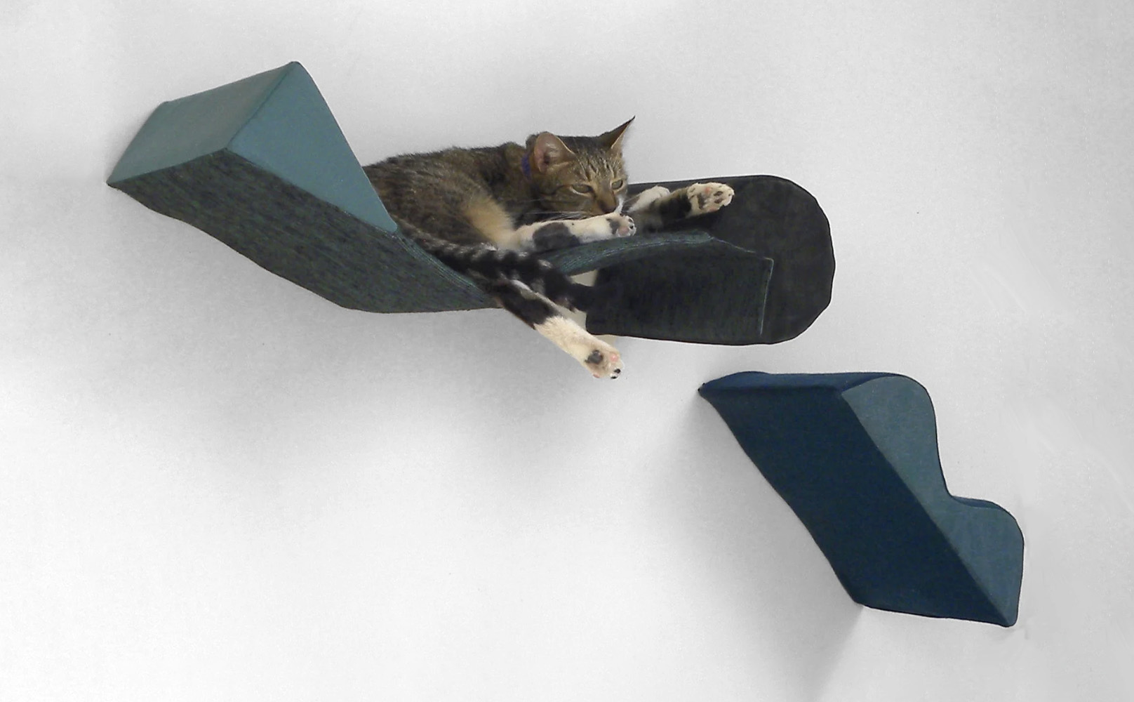 Unique Cat Wall Perches with Memphis & Bauhaus Inspiration • hauspanther